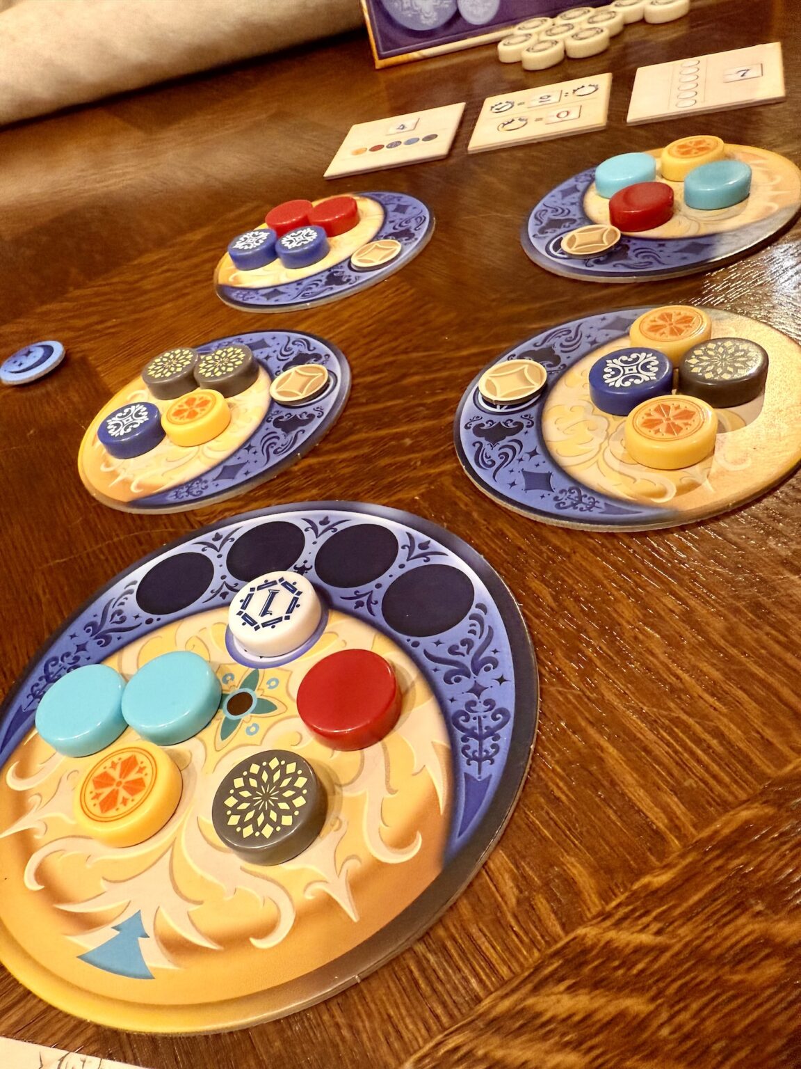 Test et avis du jeu Azul Duel : un brillant jeu de stratégie pour 2 joueurs