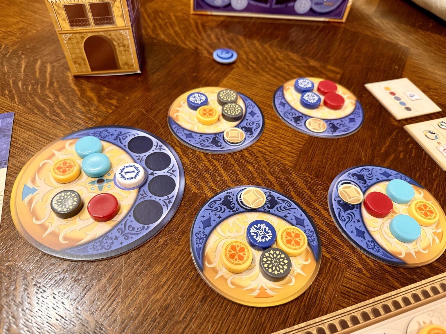 Test et avis du jeu Azul Duel : un brillant jeu de stratégie pour 2 joueurs